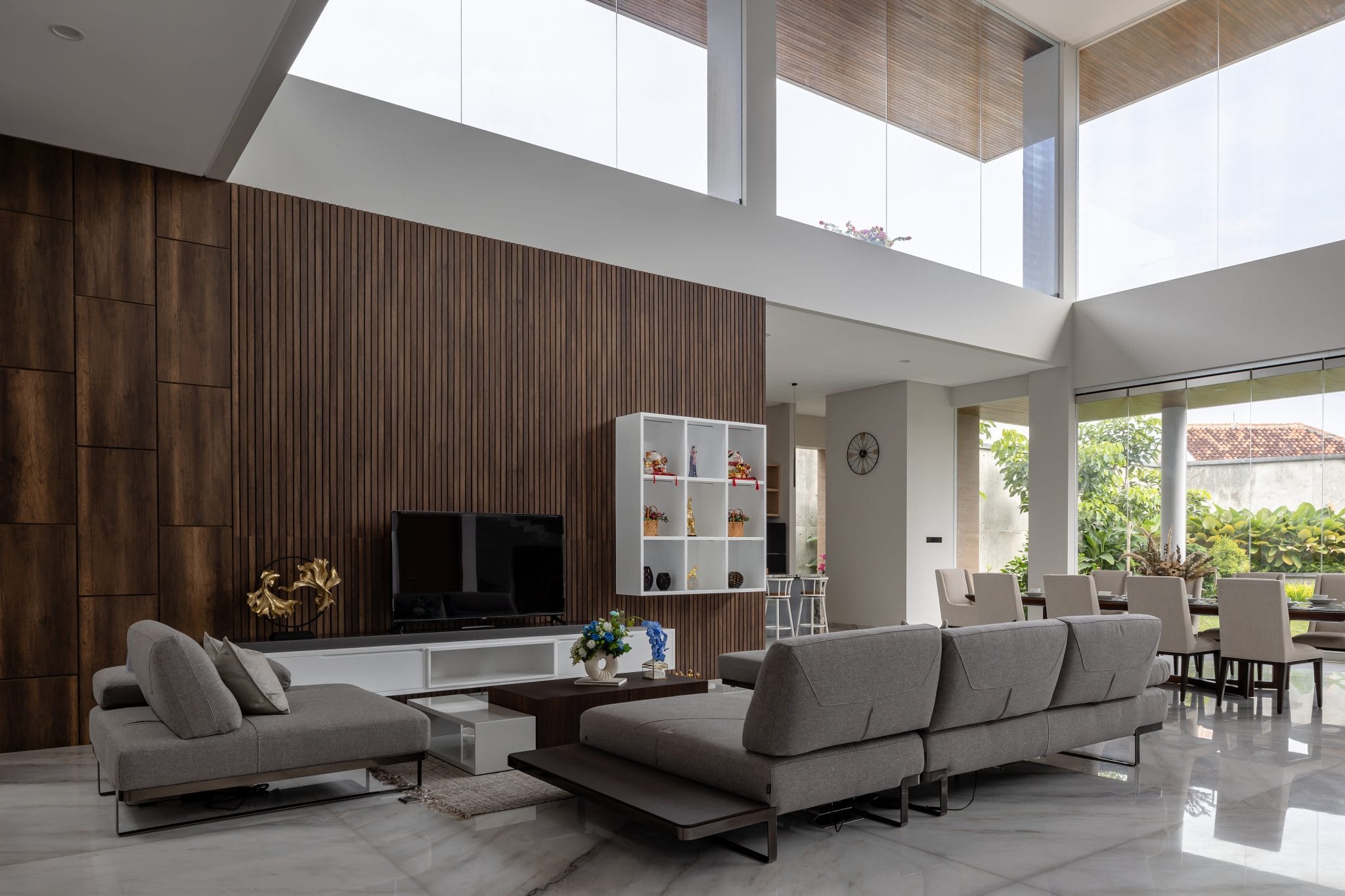 Gaya Arsitektur Modern Tropis - ConArch Studio